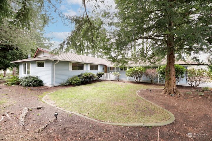 House for sale in Gig Harbor: 3702 50th Street Ct, Gig Harbor, WA 98335