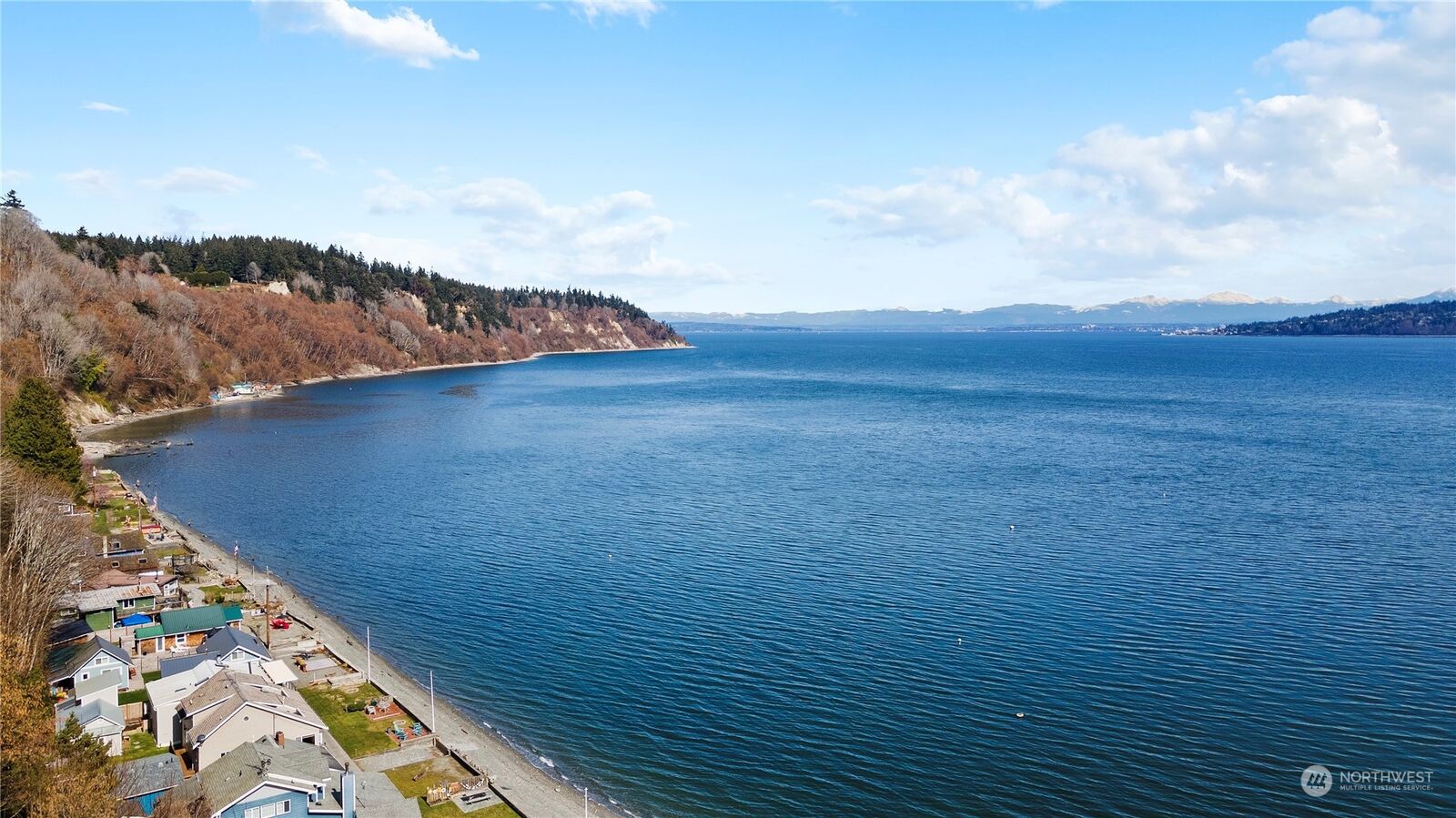 Home for sale in Clinton: 8003 Possession Beach Walk, Clinton, WA 98236