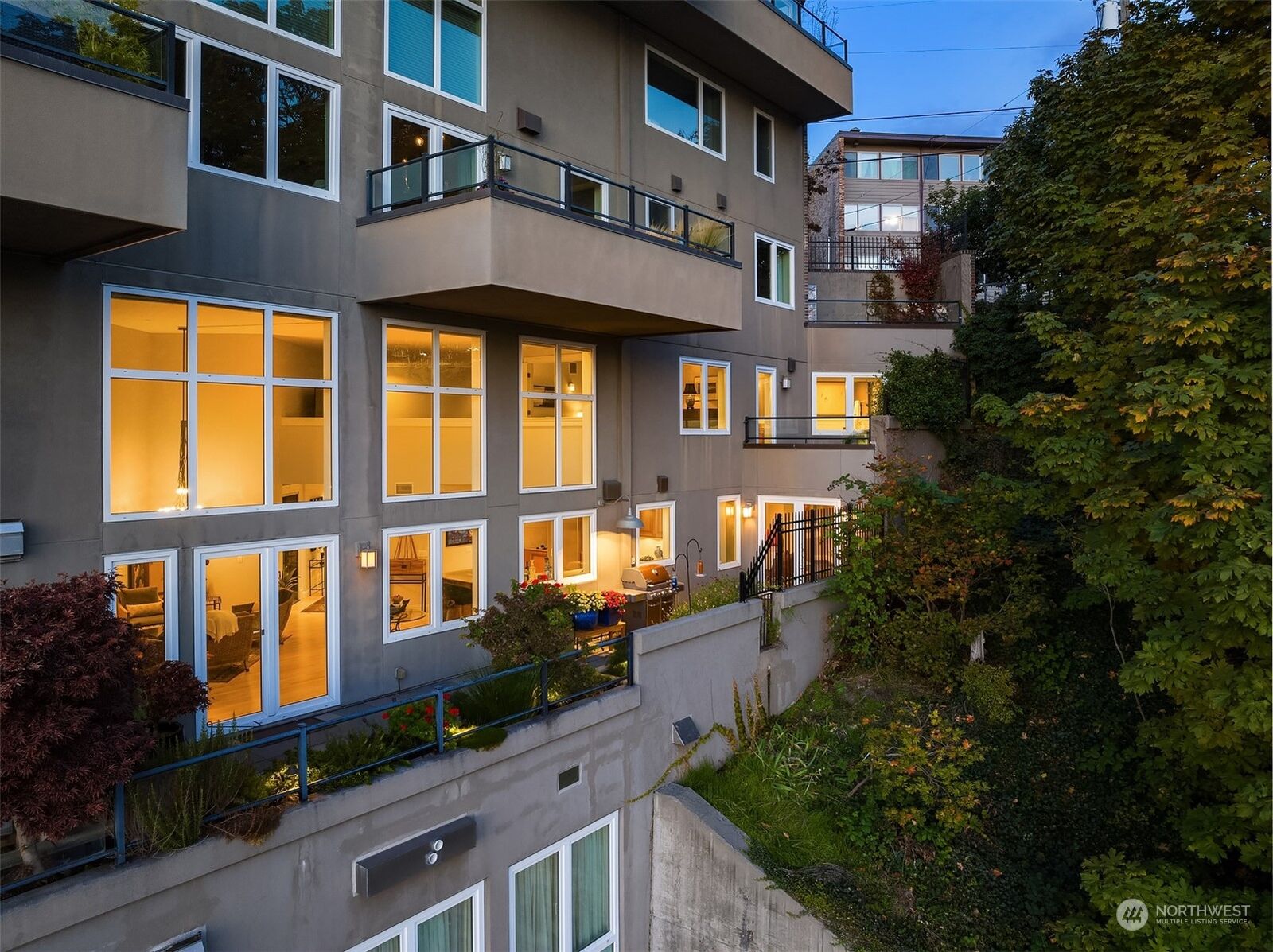 MLS#2177085: 505 W Mercer Place 103, Seattle, WA 98119