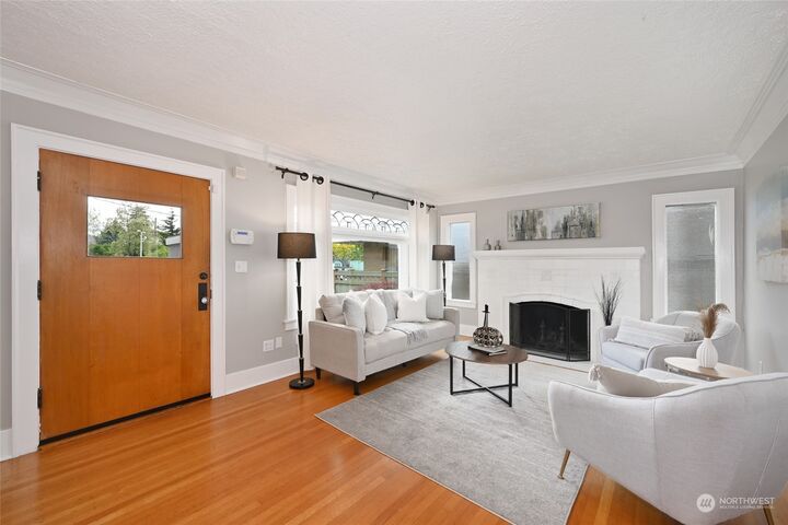 Home for sale in Seattle: 7537 11th Avenue NE, Seattle, WA 98115