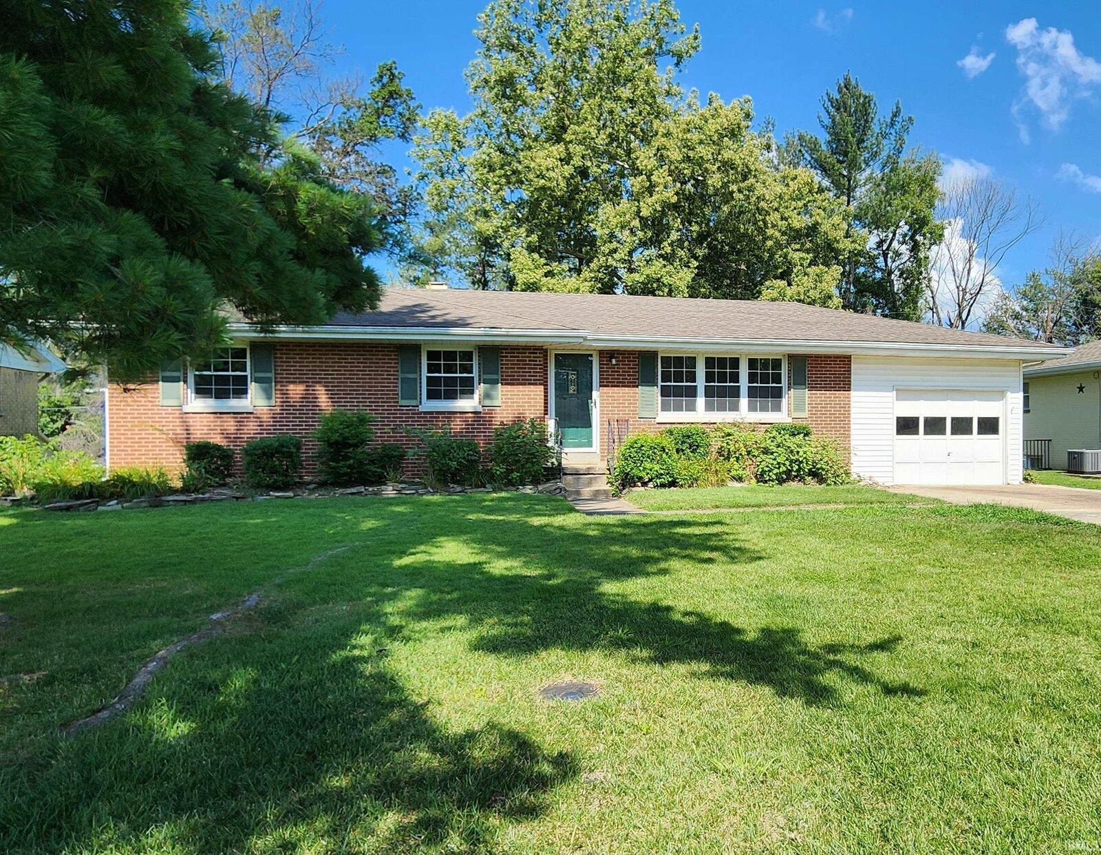 4 bed Evansville home for sale: 5000 Cunningham Drive, Evansville, IN 47711