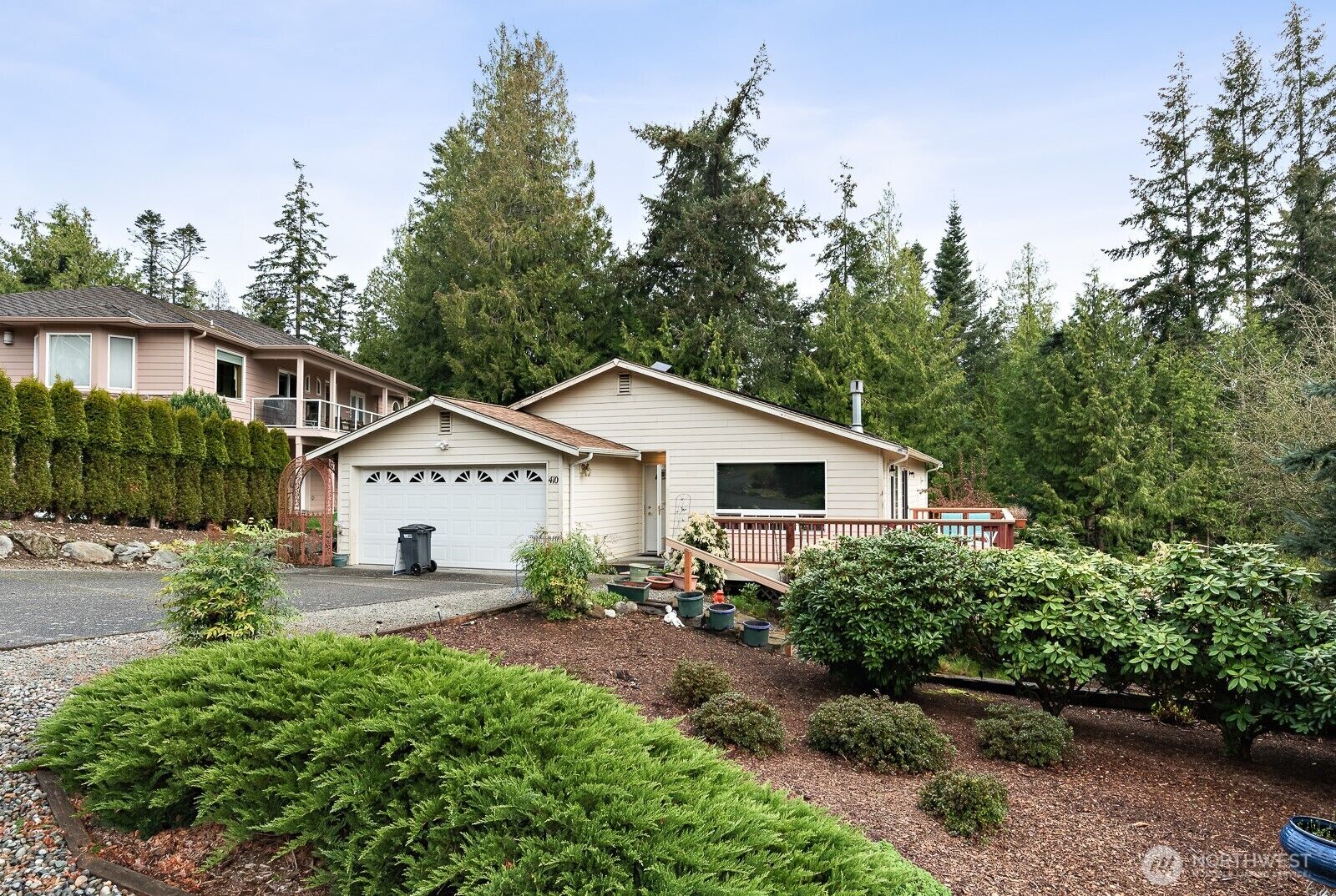House for sale in La Conner: 410 Umatilla Place, La Conner, WA 98257