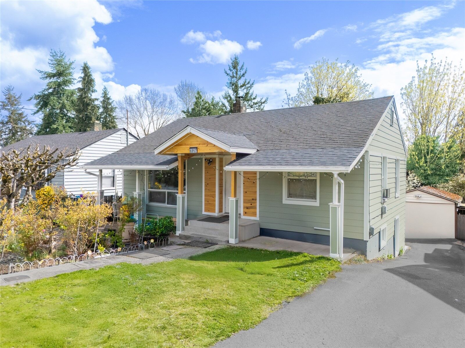 MLS#2361883: 6917 S 124th Street, Seattle, WA 98178