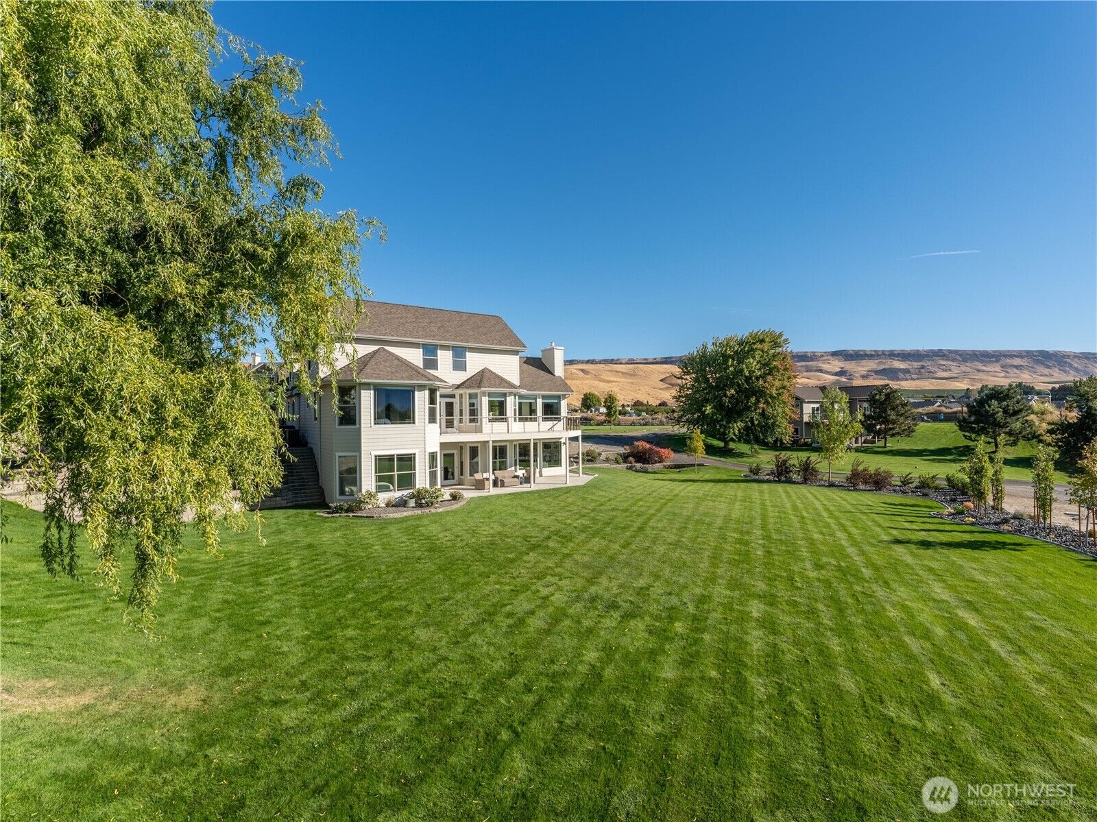 MLS#2363242: 854 Manchester Pl, East Wenatchee, WA 98802