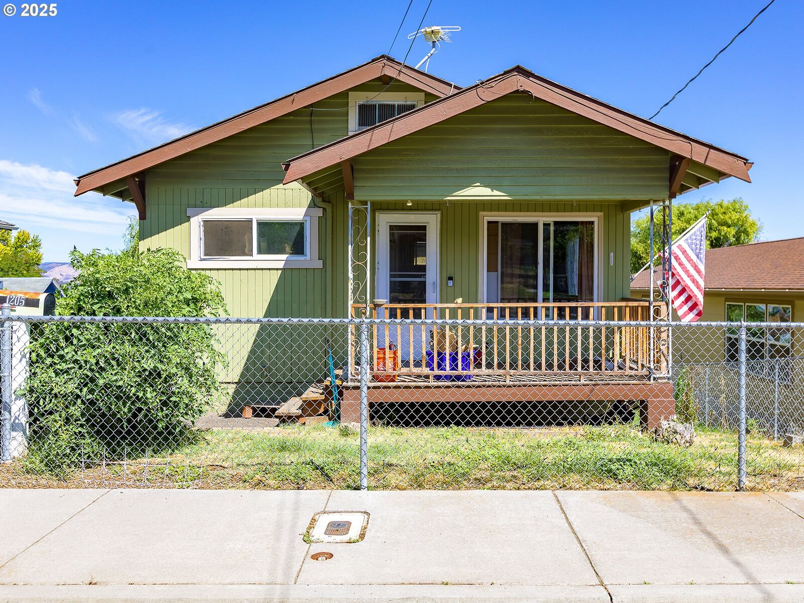 2 bed The Dalles home for sale: 1205 E 10th St, The Dalles, OR 97058