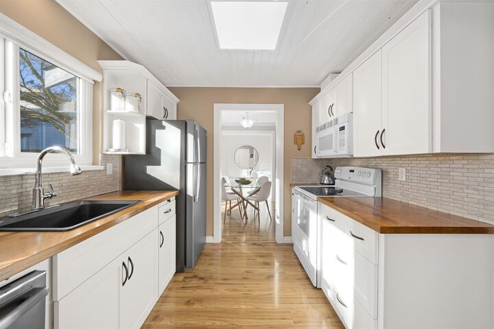 Home for sale in Maple Ridge: 11255 Harrison Street 124, Maple Ridge ...