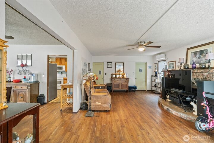 House for sale in Hoquiam: 226 Karr Avenue, Hoquiam, WA 98550