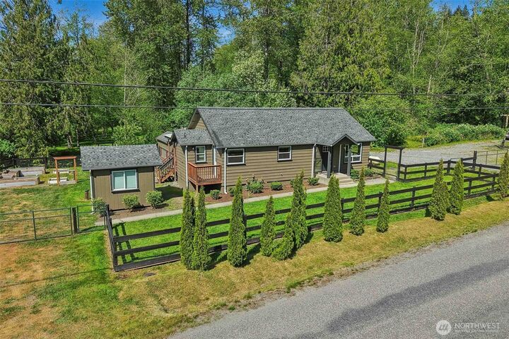 House for sale in Sedro Woolley: 21199 Grip Road, Sedro Woolley, WA 98284